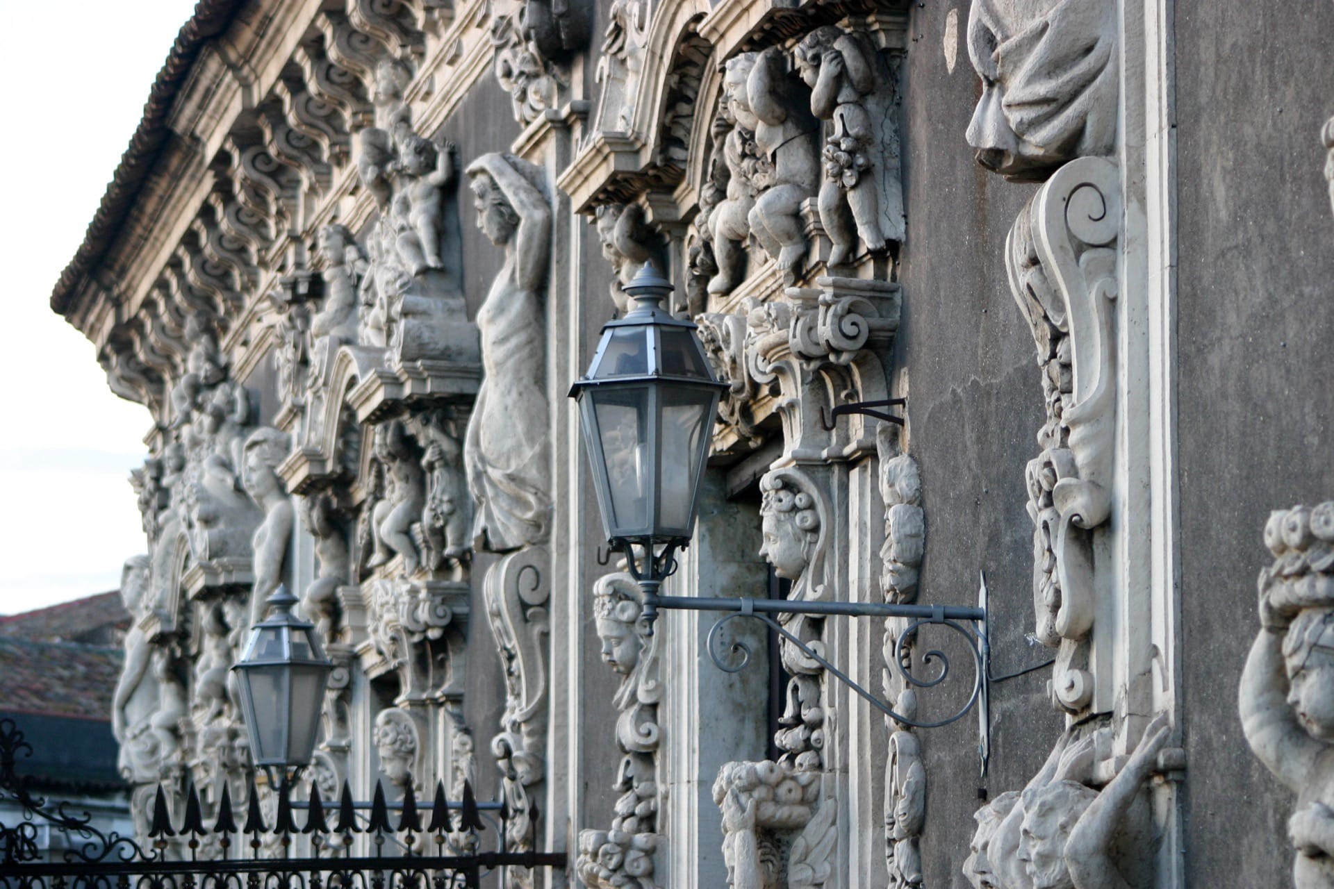 Catania Private Walking Tour with a Local Architect Guide